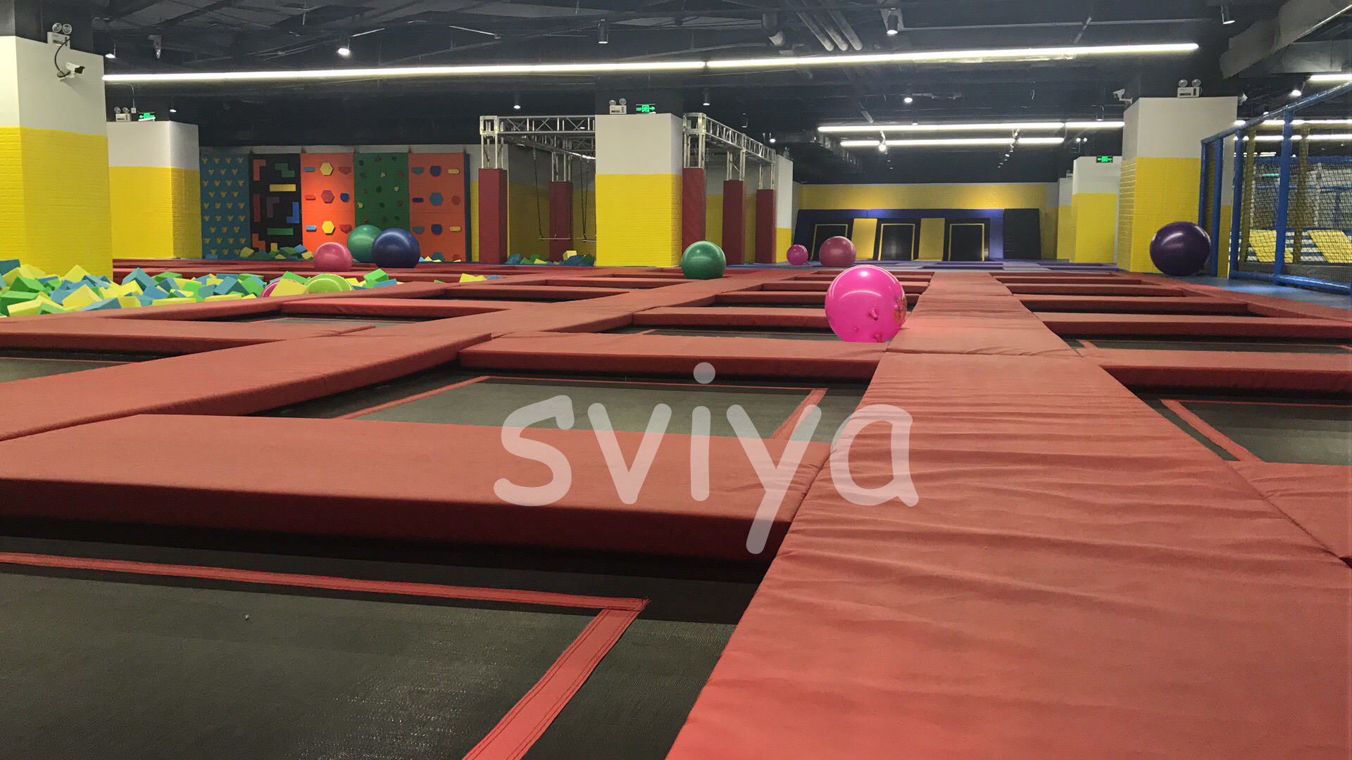 Trampoline Park With PE Climbing Wall, Doughnut Slide and Rainbow Crawl ...